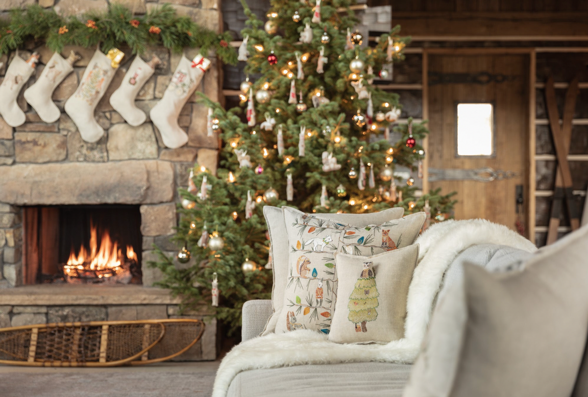 Christmas Tree Trimmers Pillow – Super Simple